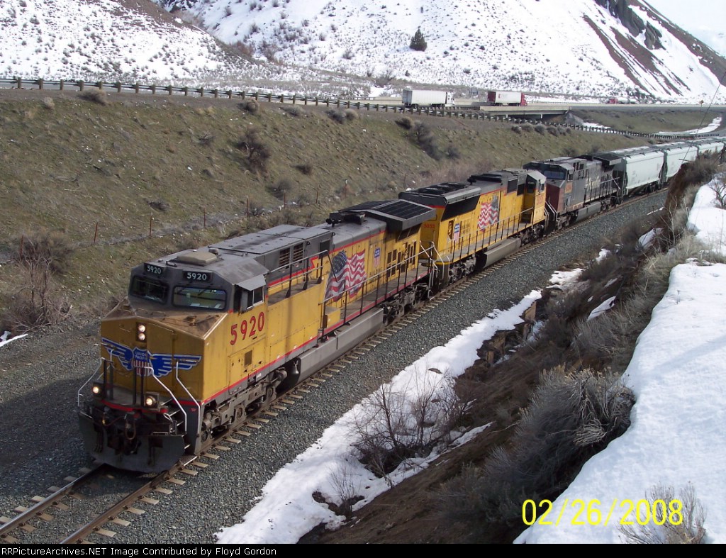 UP 5920 leads westbound UP grain train